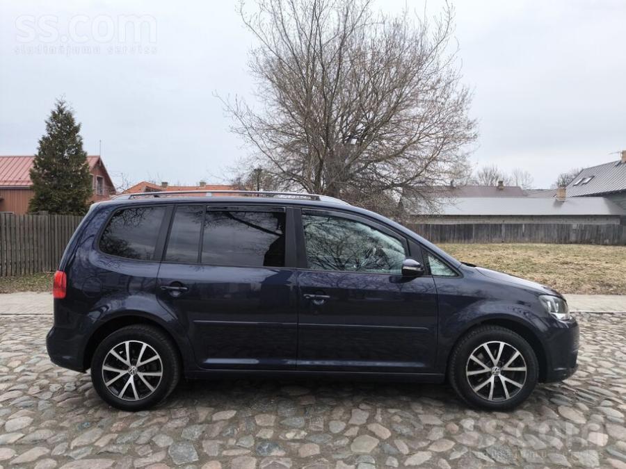 Zils Volkswagen Touran 2012 Jelgava, ar dzinēja tilpumu 1.60 L un nobraukumu 238 tūkst. km par 5870 €, foto 8 vietnē AUTOMOTO.COM.LV