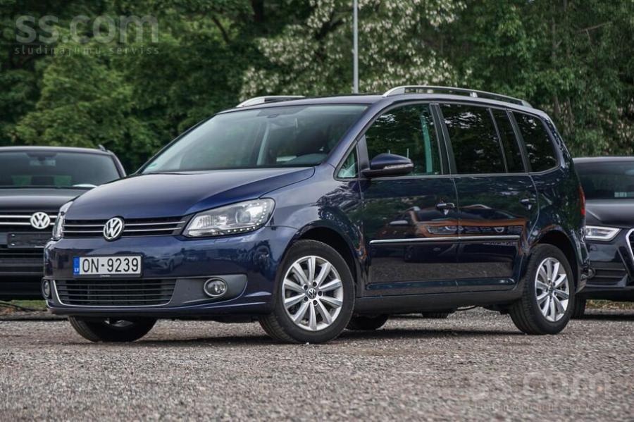 Blue Volkswagen Touran 2012 in Riga, with an engine capacity of 1.40 L and mileage of 227 thousand km for 7990 €, photo 1 on AUTOMOTO.COM.LV