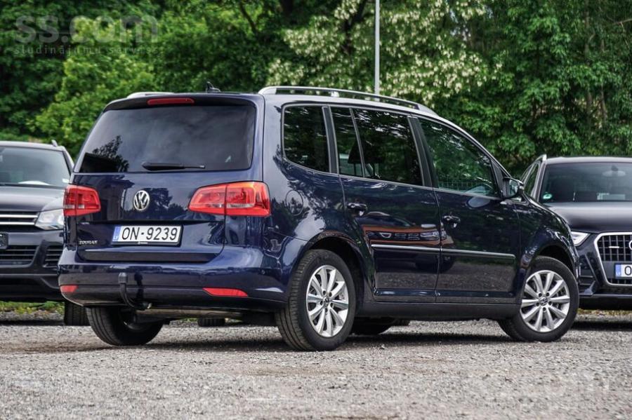 Blue Volkswagen Touran 2012 in Riga, with an engine capacity of 1.40 L and mileage of 227 thousand km for 7990 €, photo 5 on AUTOMOTO.COM.LV