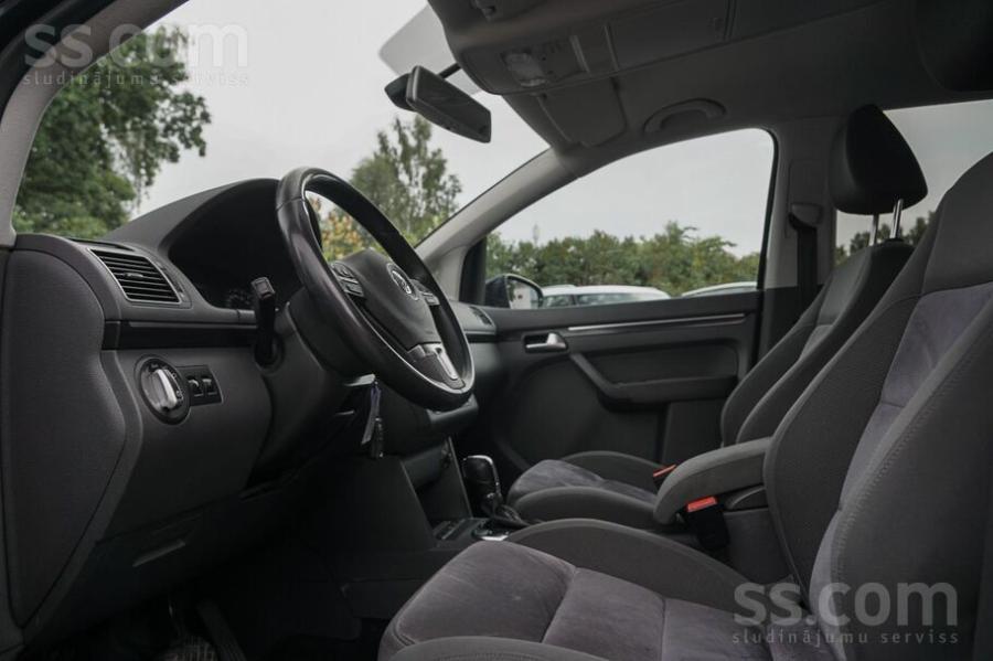 Blue Volkswagen Touran 2012 in Riga, with an engine capacity of 1.40 L and mileage of 227 thousand km for 7990 €, photo 10 on AUTOMOTO.COM.LV