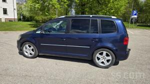 Blue Volkswagen Touran 2012 in Talsi, with an engine capacity of 1.60 L and mileage of 280 thousand km for 5250 €, photo 4 on AUTOMOTO.COM.LV