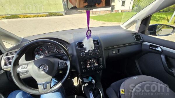 Zils Volkswagen Touran 2012 Talsi, ar dzinēja tilpumu 1.60 L un nobraukumu 280 tūkst. km par 5250 €, foto 4 vietnē AUTOMOTO.COM.LV