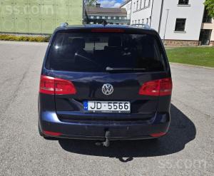 Blue Volkswagen Touran 2012 in Talsi, with an engine capacity of 1.60 L and mileage of 280 thousand km for 5250 €, photo 8 on AUTOMOTO.COM.LV