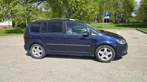 Blue Volkswagen Touran 2012 in Talsi, with an engine capacity of 1.60 L and mileage of 280 thousand km for 5250 €, photo 11 on AUTOMOTO.COM.LV