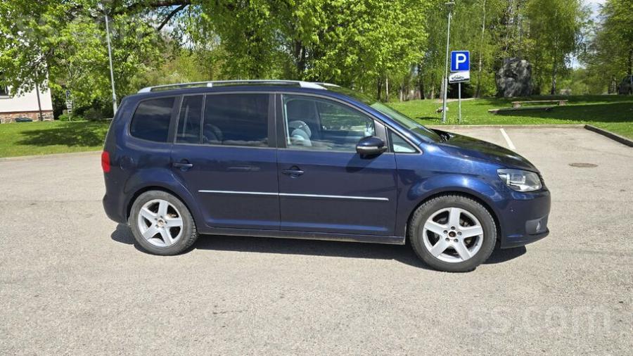 Blue Volkswagen Touran 2012 in Talsi, with an engine capacity of 1.60 L and mileage of 280 thousand km for 5250 €, photo 11 on AUTOMOTO.COM.LV
