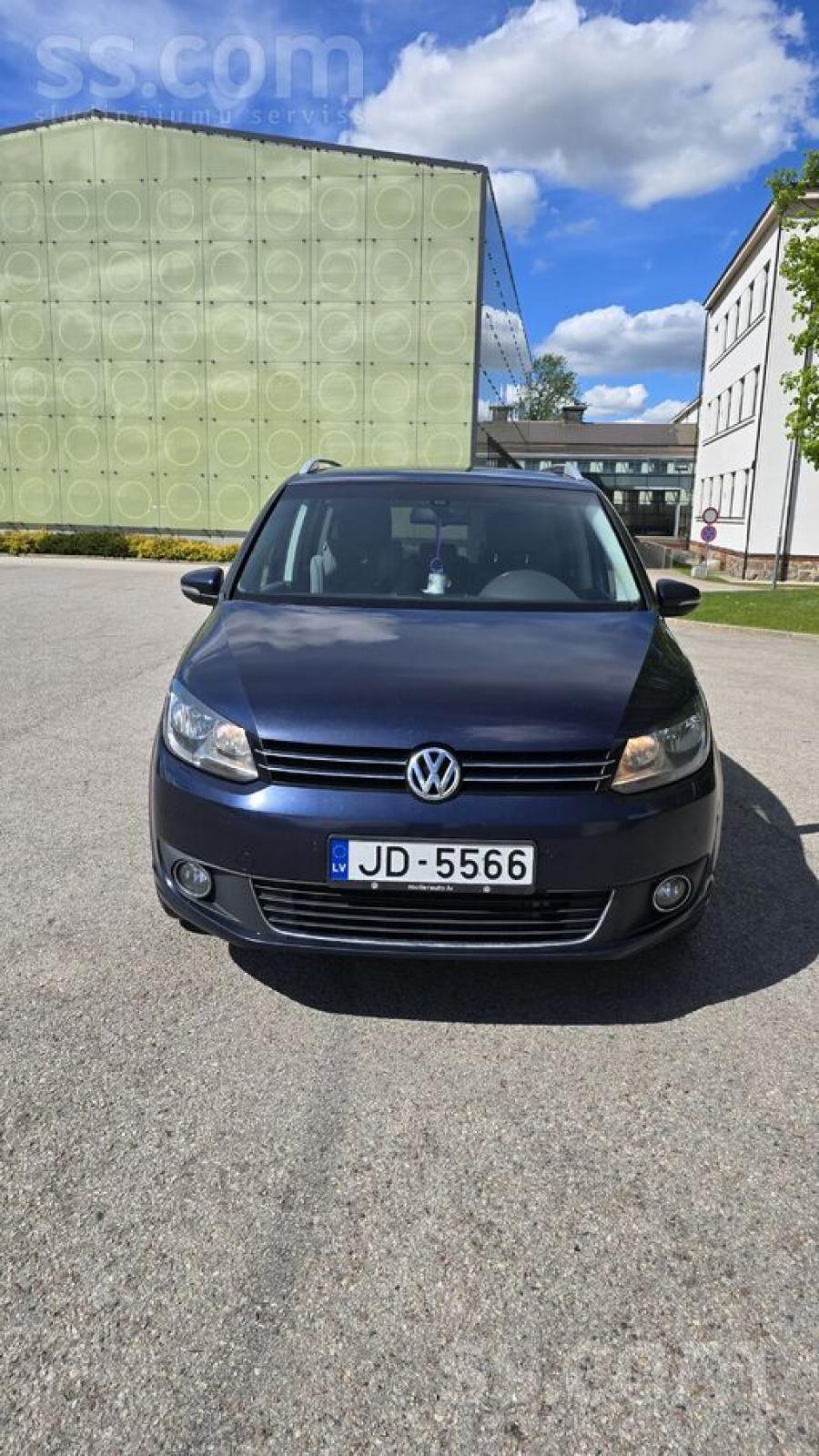 Blue Volkswagen Touran 2012 in Talsi, with an engine capacity of 1.60 L and mileage of 280 thousand km for 5250 €, photo 12 on AUTOMOTO.COM.LV