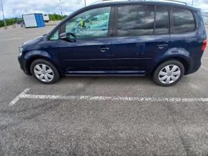 Zils Volkswagen Touran 2012 Viļņa, ar dzinēja tilpumu 1.60 L un nobraukumu 274 tūkst. km par 6200 €, foto 3 vietnē AUTOMOTO.COM.LV