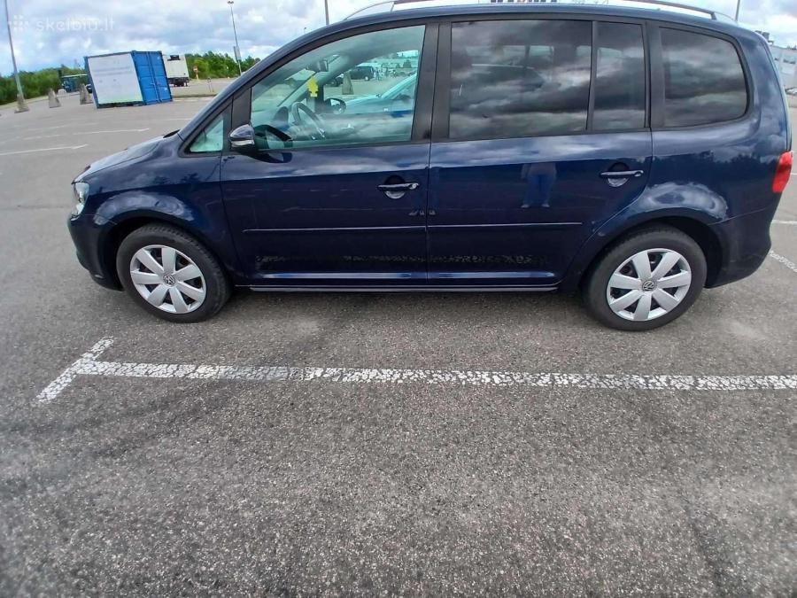 Zils Volkswagen Touran 2012 Viļņa, ar dzinēja tilpumu 1.60 L un nobraukumu 274 tūkst. km par 6200 €, foto 3 vietnē AUTOMOTO.COM.LV