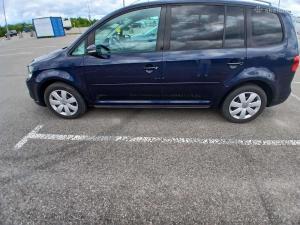 Zils Volkswagen Touran 2012 Viļņa, ar dzinēja tilpumu 1.60 L un nobraukumu 274 tūkst. km par 6200 €, foto 4 vietnē AUTOMOTO.COM.LV