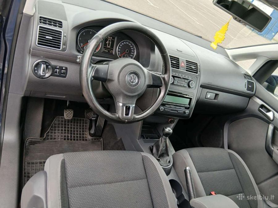 Zils Volkswagen Touran 2012 Viļņa, ar dzinēja tilpumu 1.60 L un nobraukumu 274 tūkst. km par 6200 €, foto 8 vietnē AUTOMOTO.COM.LV