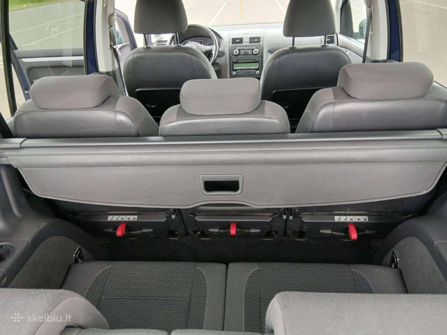 Zils Volkswagen Touran 2012 Viļņa, ar dzinēja tilpumu 1.60 L un nobraukumu 274 tūkst. km par 6200 €, foto 12 vietnē AUTOMOTO.COM.LV