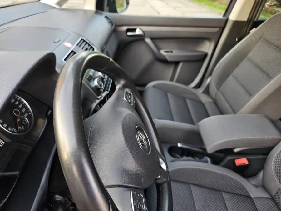 Blue Volkswagen Touran 2012 in Jekabpils, with an engine capacity of 2.00 L and mileage of 313 thousand km for 6890 €, photo 13 on AUTOMOTO.COM.LV