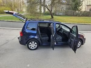 Blue Volkswagen Touran 2012 in Jekabpils, with an engine capacity of 2.00 L and mileage of 313 thousand km for 6890 €, photo 18 on AUTOMOTO.COM.LV