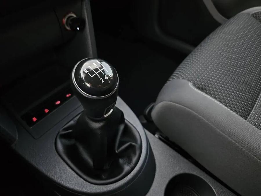 Blue Volkswagen Touran 2012 in Jekabpils, with an engine capacity of 2.00 L and mileage of 313 thousand km for 6890 €, photo 28 on AUTOMOTO.COM.LV