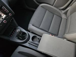 Blue Volkswagen Touran 2012 in Jekabpils, with an engine capacity of 2.00 L and mileage of 313 thousand km for 6890 €, photo 30 on AUTOMOTO.COM.LV