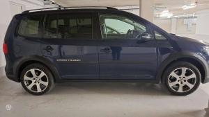 Blue Volkswagen Touran 2012 in Kaunas, with an engine capacity of 1.97 L and mileage of 345 thousand km for 5900 €, photo 5 on AUTOMOTO.COM.LV
