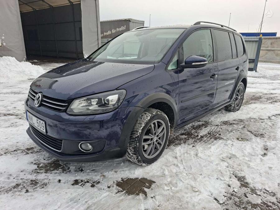 Blue Volkswagen Touran 2012 in Kaunas, with an engine capacity of 1.97 L and mileage of 345 thousand km for 5900 €, photo 8 on AUTOMOTO.COM.LV