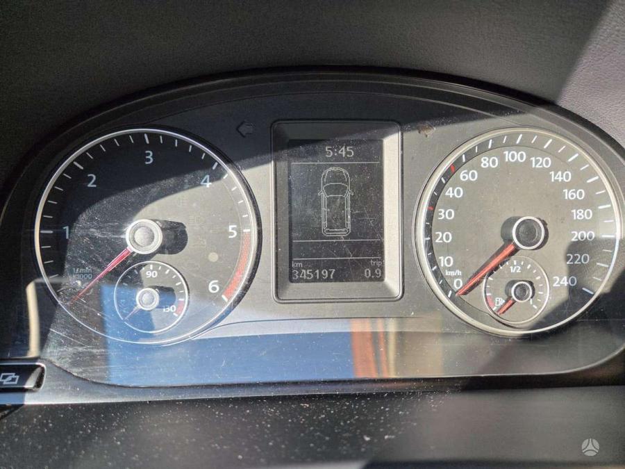 Blue Volkswagen Touran 2012 in Kaunas, with an engine capacity of 1.97 L and mileage of 345 thousand km for 5900 €, photo 14 on AUTOMOTO.COM.LV