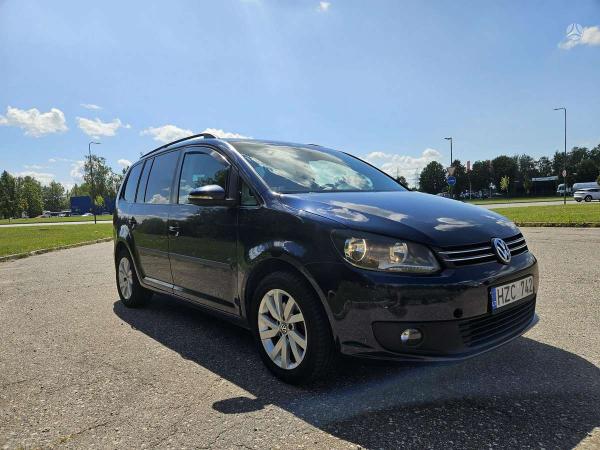 Blue Volkswagen Touran 2012 in Kaunas, with an engine capacity of 1.60 L and mileage of 430 thousand km for 4450 €, photo 2 on AUTOMOTO.COM.LV