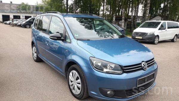Blue Volkswagen Touran 2012 in Riga, with an engine capacity of 2.00 L and mileage of 0 thousand km for 4950 €, photo 3 on AUTOMOTO.COM.LV