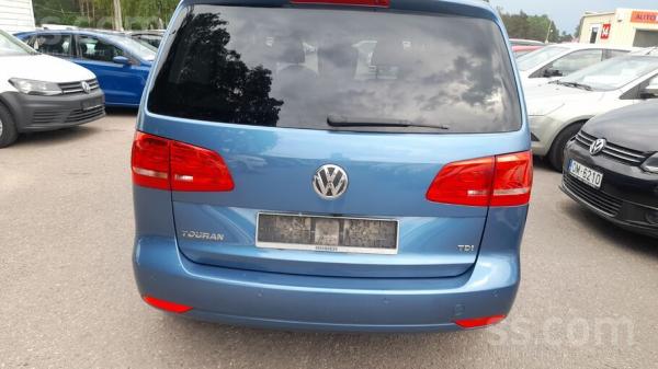 Blue Volkswagen Touran 2012 in Riga, with an engine capacity of 2.00 L and mileage of 0 thousand km for 4950 €, photo 9 on AUTOMOTO.COM.LV