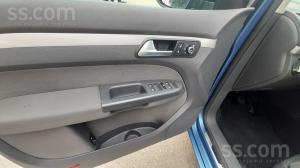 Zils Volkswagen Touran 2012 Rīga, ar dzinēja tilpumu 2.00 L un nobraukumu 0 tūkst. km par 4950 €, foto 15 vietnē AUTOMOTO.COM.LV