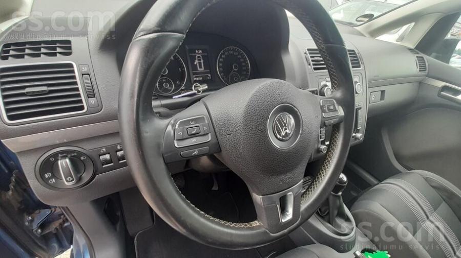 Zils Volkswagen Touran 2012 Rīga, ar dzinēja tilpumu 2.00 L un nobraukumu 0 tūkst. km par 4950 €, foto 16 vietnē AUTOMOTO.COM.LV