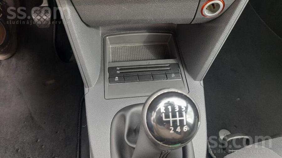 Zils Volkswagen Touran 2012 Rīga, ar dzinēja tilpumu 2.00 L un nobraukumu 0 tūkst. km par 4950 €, foto 19 vietnē AUTOMOTO.COM.LV