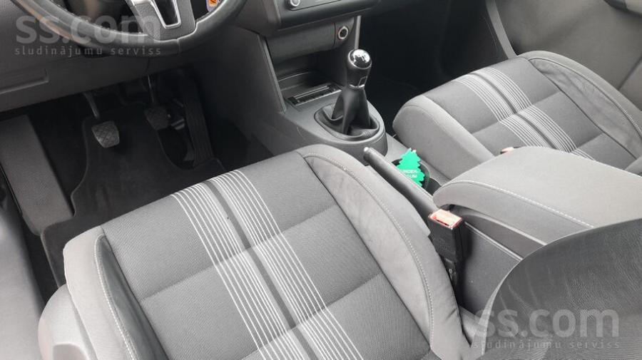 Zils Volkswagen Touran 2012 Rīga, ar dzinēja tilpumu 2.00 L un nobraukumu 0 tūkst. km par 4950 €, foto 22 vietnē AUTOMOTO.COM.LV