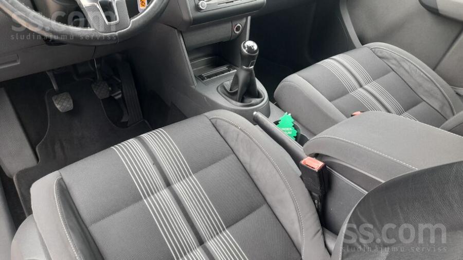 Zils Volkswagen Touran 2012 Rīga, ar dzinēja tilpumu 2.00 L un nobraukumu 0 tūkst. km par 4950 €, foto 23 vietnē AUTOMOTO.COM.LV