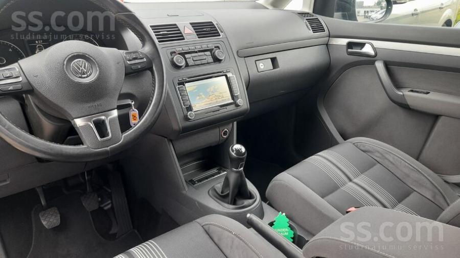 Zils Volkswagen Touran 2012 Rīga, ar dzinēja tilpumu 2.00 L un nobraukumu 0 tūkst. km par 4950 €, foto 24 vietnē AUTOMOTO.COM.LV