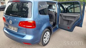 Zils Volkswagen Touran 2012 Rīga, ar dzinēja tilpumu 2.00 L un nobraukumu 0 tūkst. km par 4950 €, foto 34 vietnē AUTOMOTO.COM.LV
