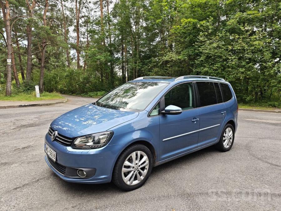 Zils Volkswagen Touran 2012 Rīga, ar dzinēja tilpumu 1.60 L un nobraukumu 211 tūkst. km par 7000 €, foto 1 vietnē AUTOMOTO.COM.LV