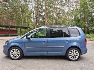 Zils Volkswagen Touran 2012 Rīga, ar dzinēja tilpumu 1.60 L un nobraukumu 211 tūkst. km par 7000 €, foto 4 vietnē AUTOMOTO.COM.LV
