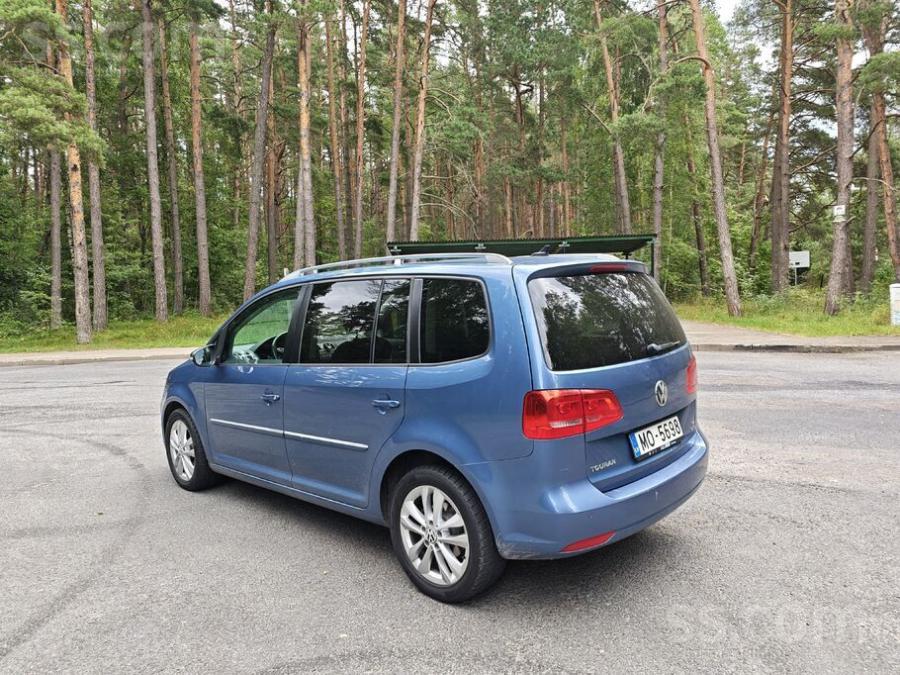 Zils Volkswagen Touran 2012 Rīga, ar dzinēja tilpumu 1.60 L un nobraukumu 211 tūkst. km par 7000 €, foto 5 vietnē AUTOMOTO.COM.LV