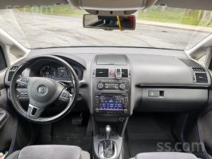 Zils Volkswagen Touran 2012 Rīga, ar dzinēja tilpumu 1.60 L un nobraukumu 211 tūkst. km par 7000 €, foto 7 vietnē AUTOMOTO.COM.LV