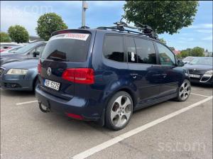 Blue Volkswagen Touran 2012 in Ogre, with an engine capacity of 1.60 L and mileage of 362 thousand km for 4200 €, photo 4 on AUTOMOTO.COM.LV