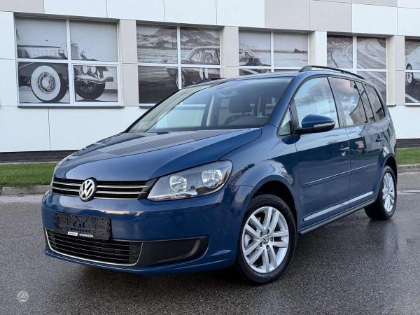 Blue Volkswagen Touran 2012 in Utena, with an engine capacity of 1.60 L and mileage of 282 thousand km for 4990 €, photo 3 on AUTOMOTO.COM.LV