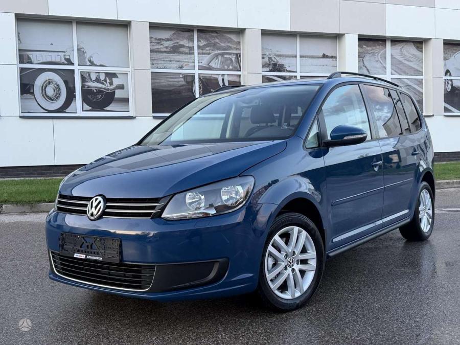Blue Volkswagen Touran 2012 in Utena, with an engine capacity of 1.60 L and mileage of 282 thousand km for 4990 €, photo 3 on AUTOMOTO.COM.LV
