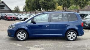 Blue Volkswagen Touran 2012 in Telschi, with an engine capacity of 1.39 L and mileage of 173 thousand km for 6700 €, photo 5 on AUTOMOTO.COM.LV