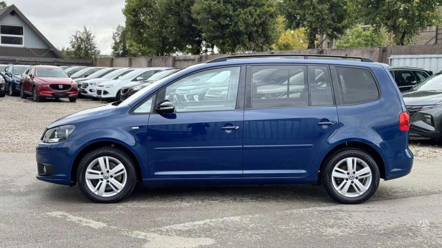 Blue Volkswagen Touran 2012 in Telschi, with an engine capacity of 1.39 L and mileage of 173 thousand km for 6700 €, photo 5 on AUTOMOTO.COM.LV