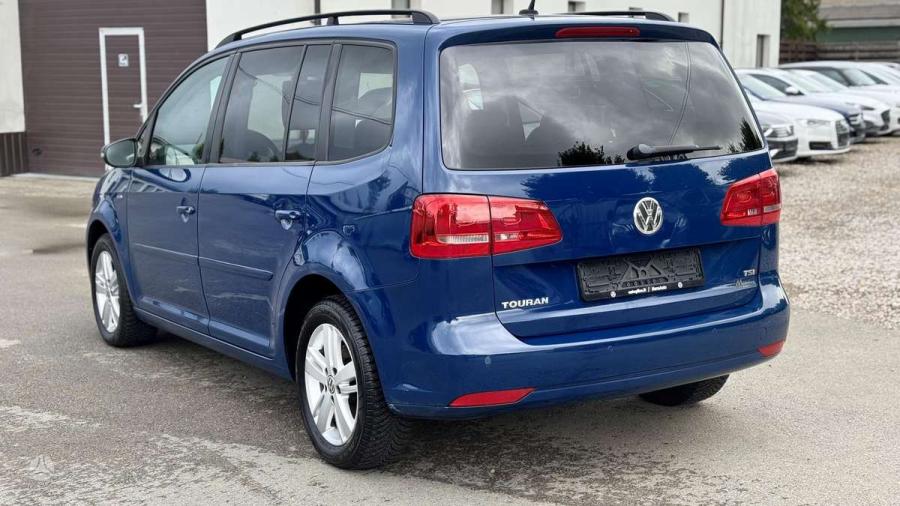 Blue Volkswagen Touran 2012 in Telschi, with an engine capacity of 1.39 L and mileage of 173 thousand km for 6700 €, photo 6 on AUTOMOTO.COM.LV