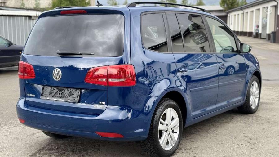 Blue Volkswagen Touran 2012 in Telschi, with an engine capacity of 1.39 L and mileage of 173 thousand km for 6700 €, photo 9 on AUTOMOTO.COM.LV