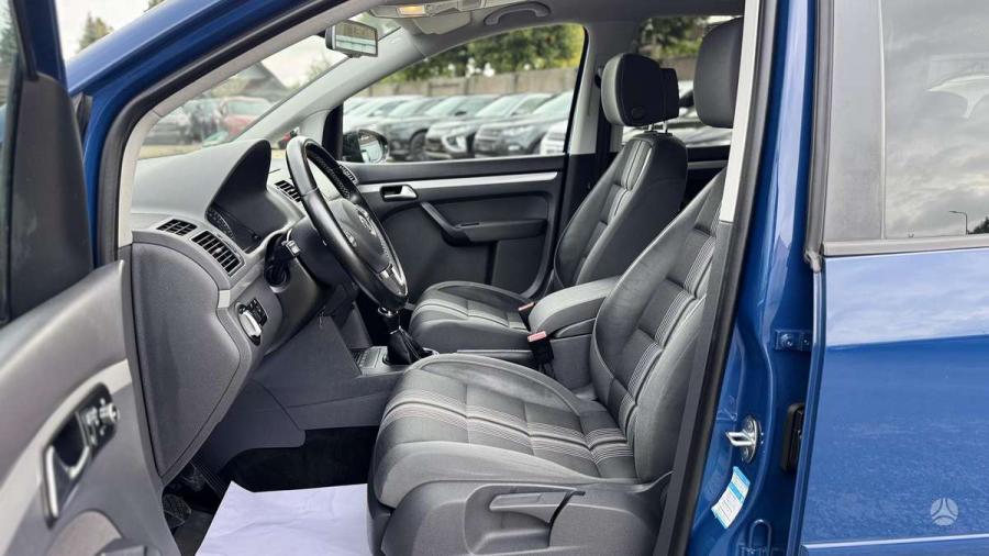 Blue Volkswagen Touran 2012 in Telschi, with an engine capacity of 1.39 L and mileage of 173 thousand km for 6700 €, photo 13 on AUTOMOTO.COM.LV