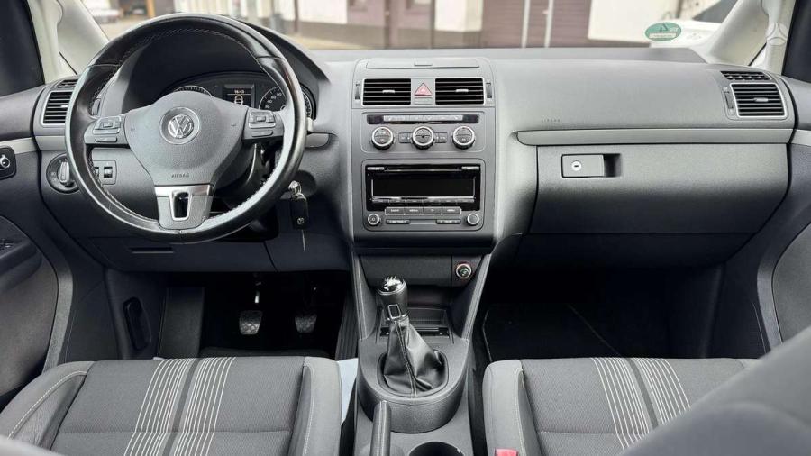 Blue Volkswagen Touran 2012 in Telschi, with an engine capacity of 1.39 L and mileage of 173 thousand km for 6700 €, photo 14 on AUTOMOTO.COM.LV