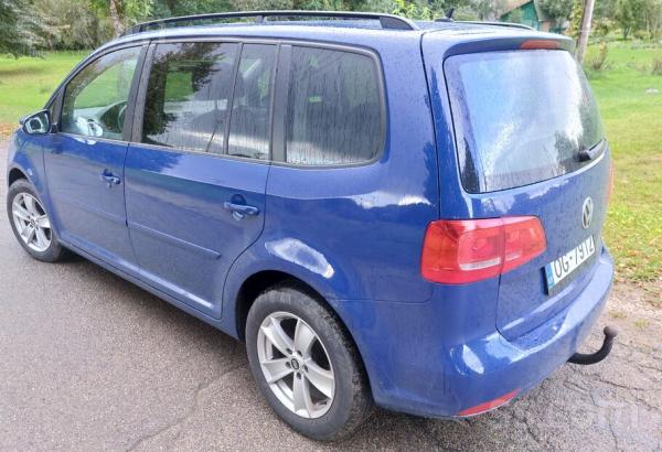 Blue Volkswagen Touran 2012 in Ogre, with an engine capacity of 1.60 L and mileage of 360 thousand km for 5700 €, photo 6 on AUTOMOTO.COM.LV