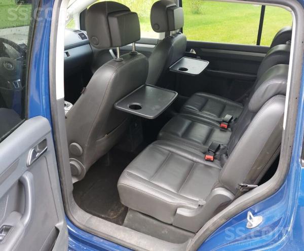 Blue Volkswagen Touran 2012 in Ogre, with an engine capacity of 1.60 L and mileage of 360 thousand km for 5700 €, photo 10 on AUTOMOTO.COM.LV