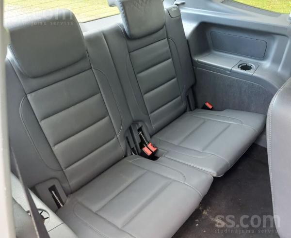 Blue Volkswagen Touran 2012 in Ogre, with an engine capacity of 1.60 L and mileage of 360 thousand km for 5700 €, photo 11 on AUTOMOTO.COM.LV