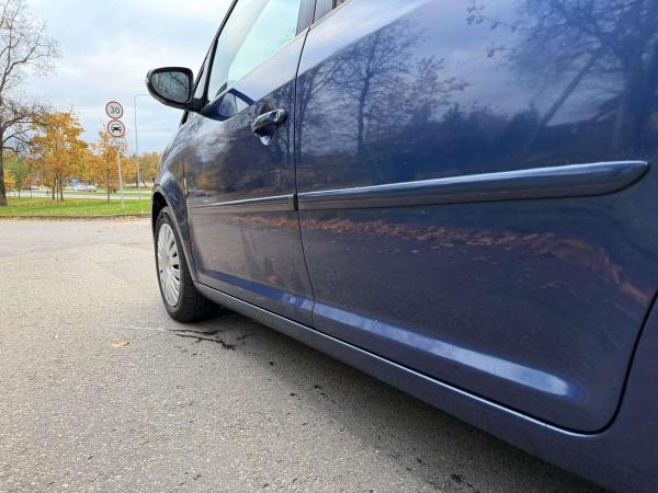 Zils Volkswagen Touran 2012 Viļņa, ar dzinēja tilpumu 0.00 L un nobraukumu 303 tūkst. km par 3300 €, foto 9 vietnē AUTOMOTO.COM.LV