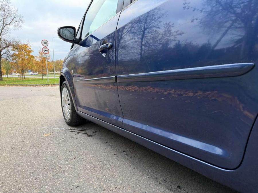 Zils Volkswagen Touran 2012 Viļņa, ar dzinēja tilpumu 0.00 L un nobraukumu 303 tūkst. km par 3300 €, foto 9 vietnē AUTOMOTO.COM.LV